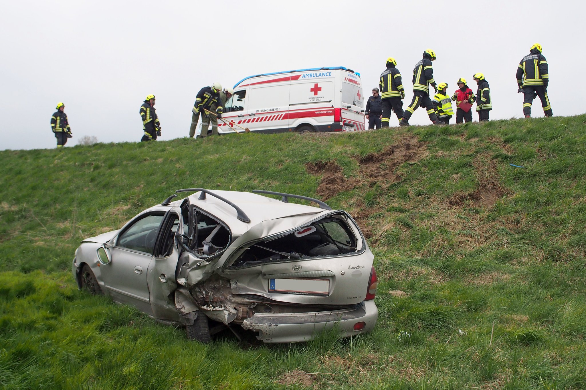 Auffahrunfall bei Matzles: Drei Verletzte - Waidhofen/Thaya