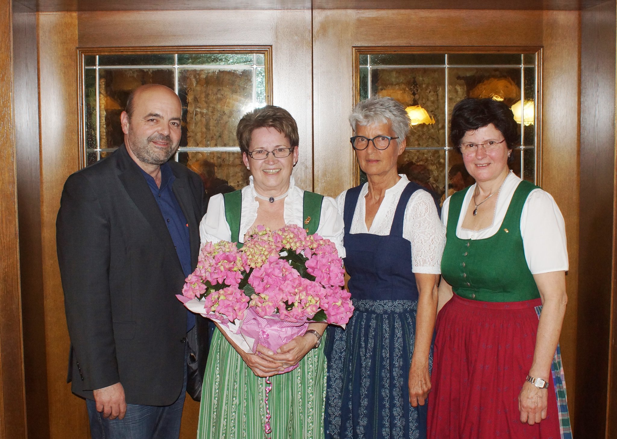 Führungswechsel: Christa Dietrich neue Obfrau der Goldhauben St. Roman ...