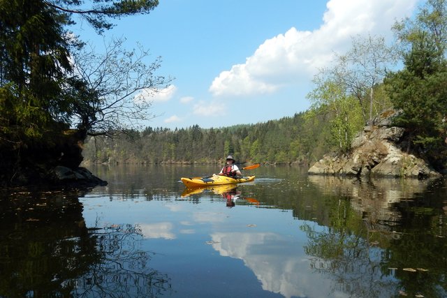 Erste Ausfahrt mit dem Kajak auf dem Stausee Dobra: Erste Ausfahrt mit ...