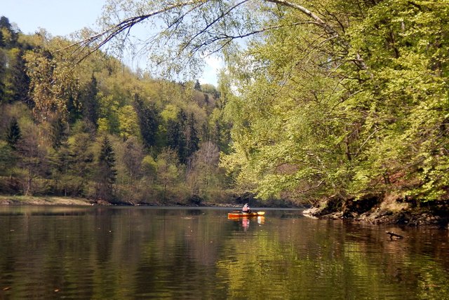 Erste Ausfahrt mit dem Kajak auf dem Stausee Dobra: Erste Ausfahrt mit ...