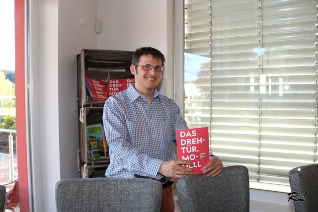 Bildergalerie: Buchpräsentation Thomas Edler "Das Drehtür. Model" im ...