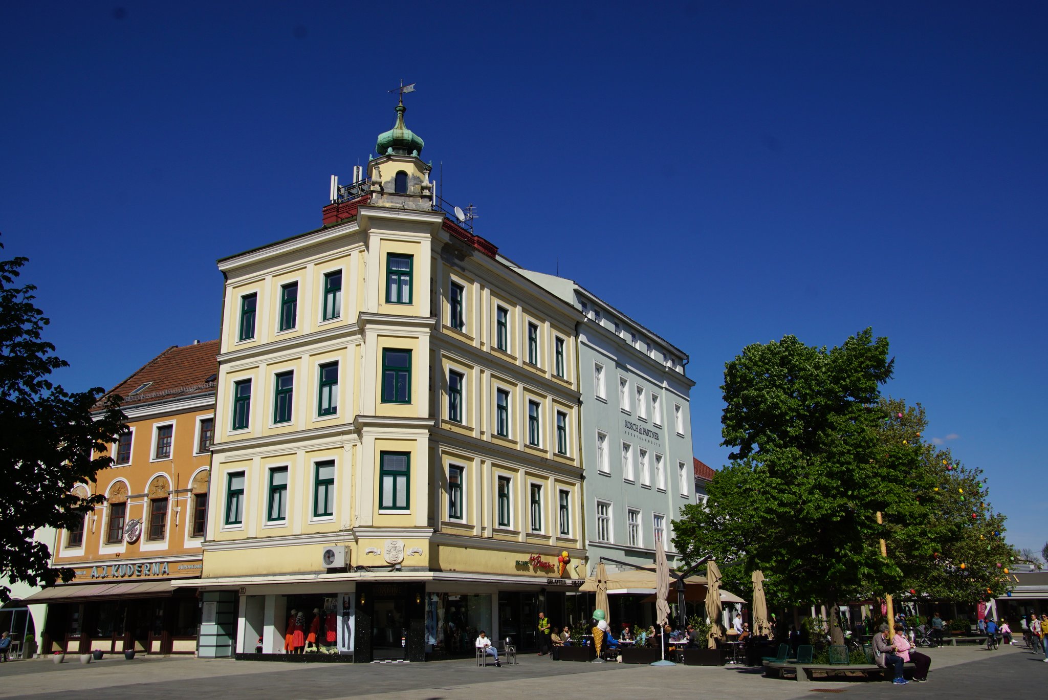 Wr. Neustadt: Geschäftshaus - Liesing