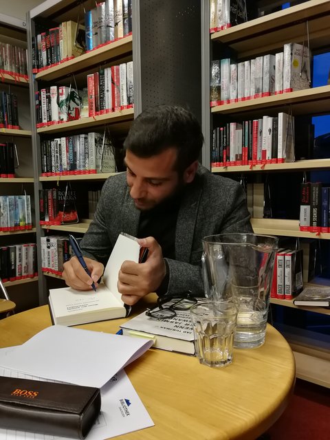 Bildungszentrum Saalfelden: Syrischer Autor präsentierte seine ...