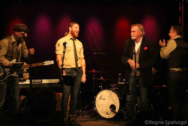 The Ridin' Dudes Band mit Fan Peter Rapp in der Villa Kunterbunt: Rock ...