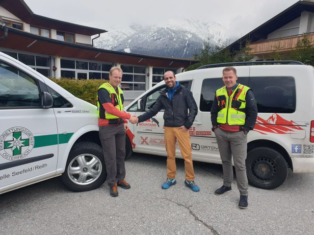 Neue Einsatzleiterwesten für die Bergrettung - Telfs