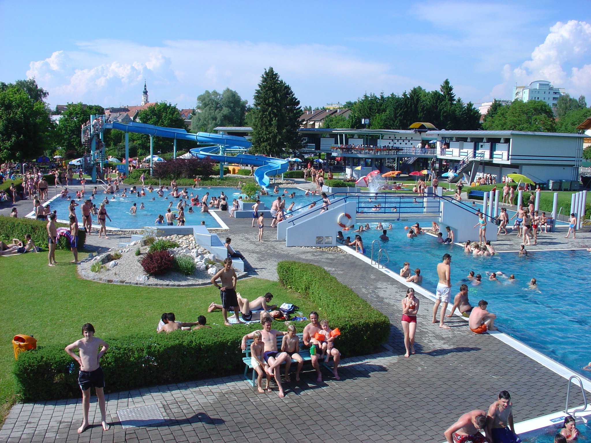 Beginn der Badesaison: Freibadvergnügen für Hartgesottene - Schärding