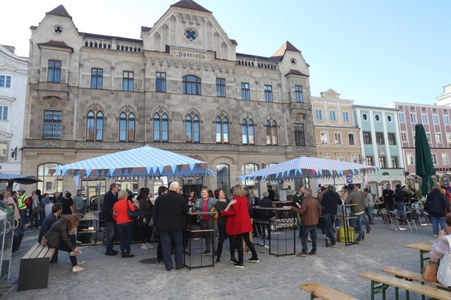 Zahlreiche Gäste am Steyrer Stadtplatz: Tolle Stimmung beim ...