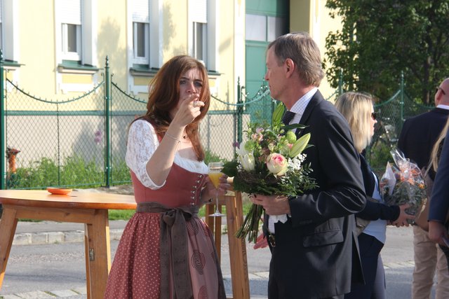 Angela Baumgartner feierte ihren Runden: Ein Volksfest zum Geburtstag ...