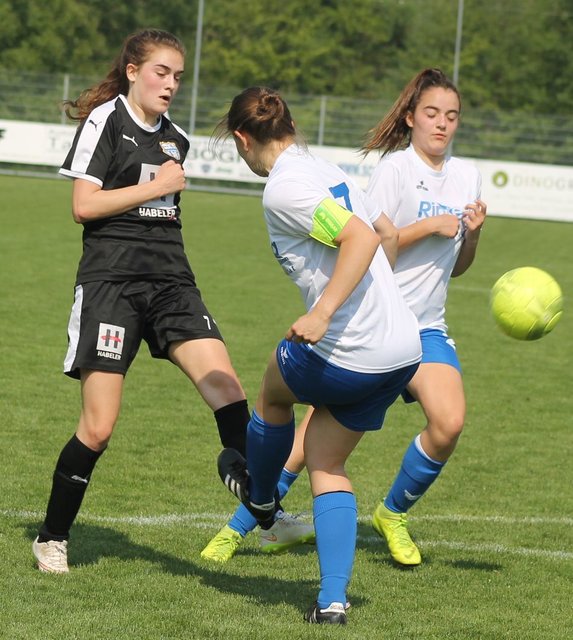 Serie "Unsere Sporttalente" | Frauen-Fußball: Leni Kutrovatz: "Sturm ...