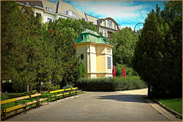 Arenbergpark: Der Arenbergpark mit den Flaktürmen - Landstraße