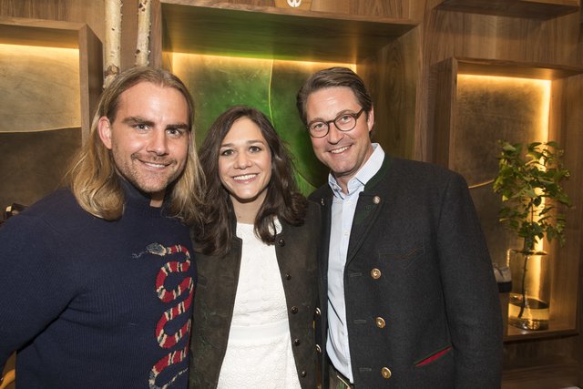 Trachten-Luxus: Meindl eröffnet Shop für Trachten-Fans mit hohen ...