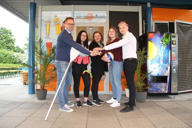 FREIBAD "LAGUNE": Dirndl- und Lederhosenspringen zum 25sten Geburstag ...