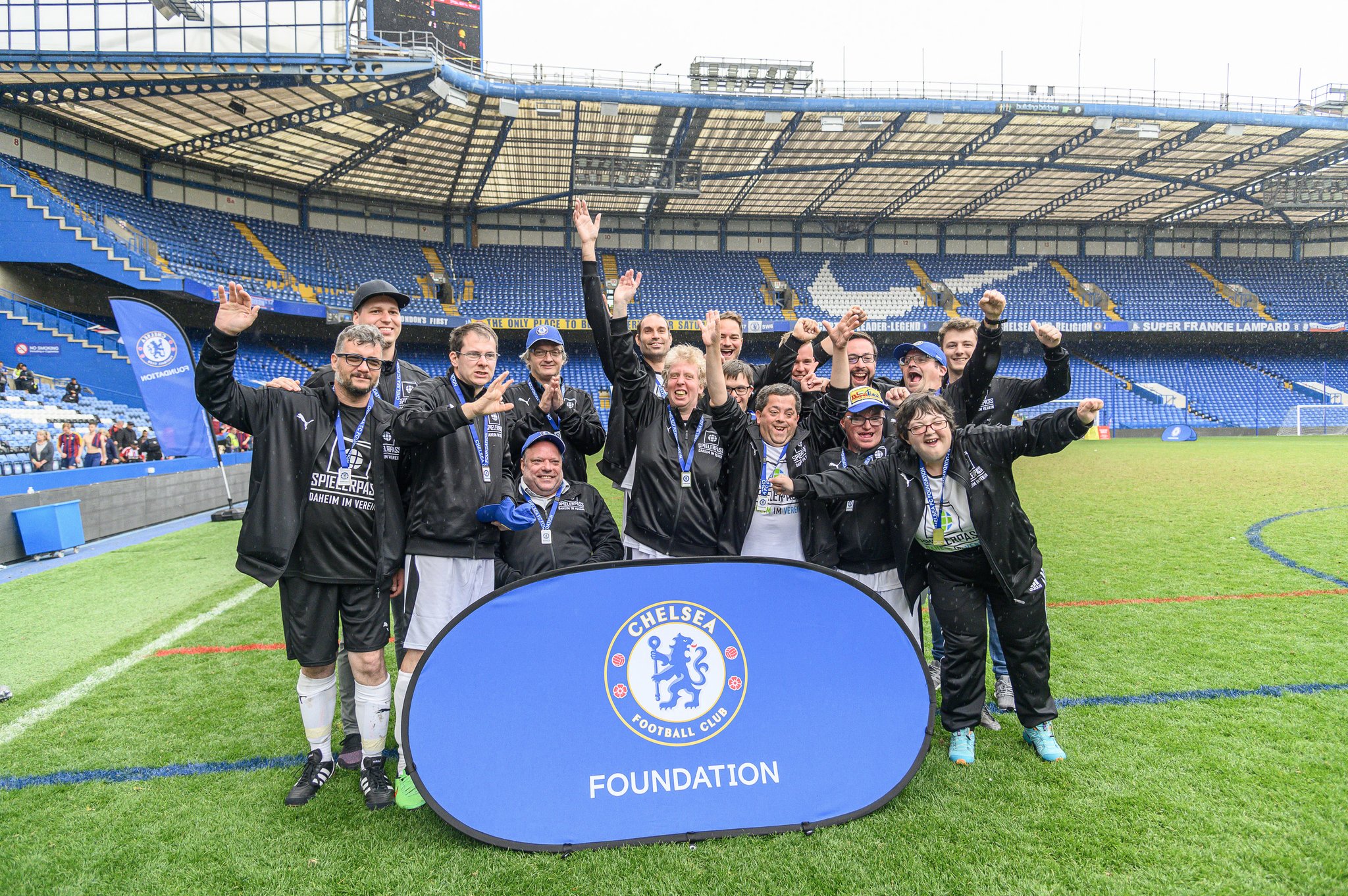 Behindertensport: SPIELERPASS vertrat Österreich beim FC Chelsea ...