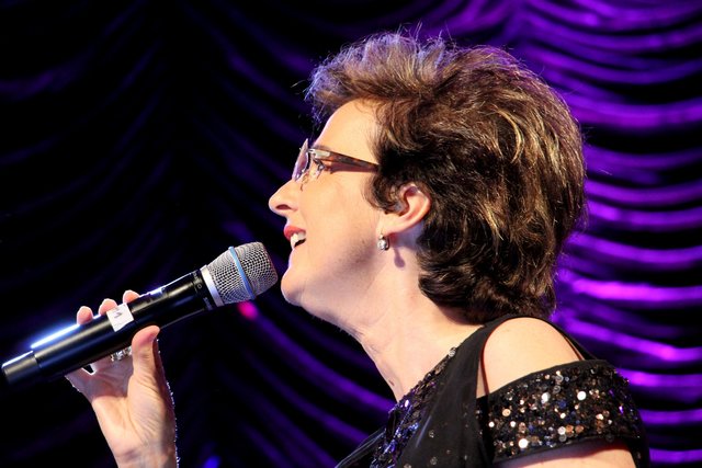 Monika Martin live mit Band im Stefaniensaal (16.6.2019): Grazer feiern ...