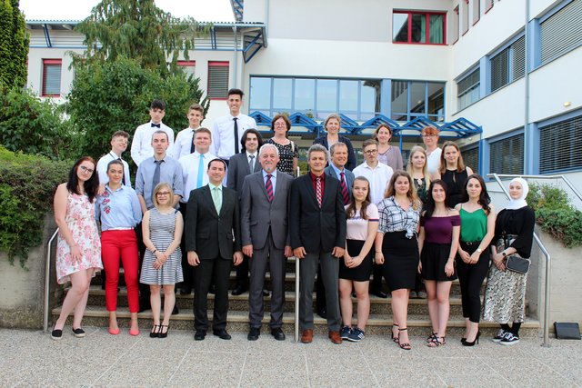 Verabschiedung: HAS-Absolventen in neuen Lebensabschnitt verabschiedet ...