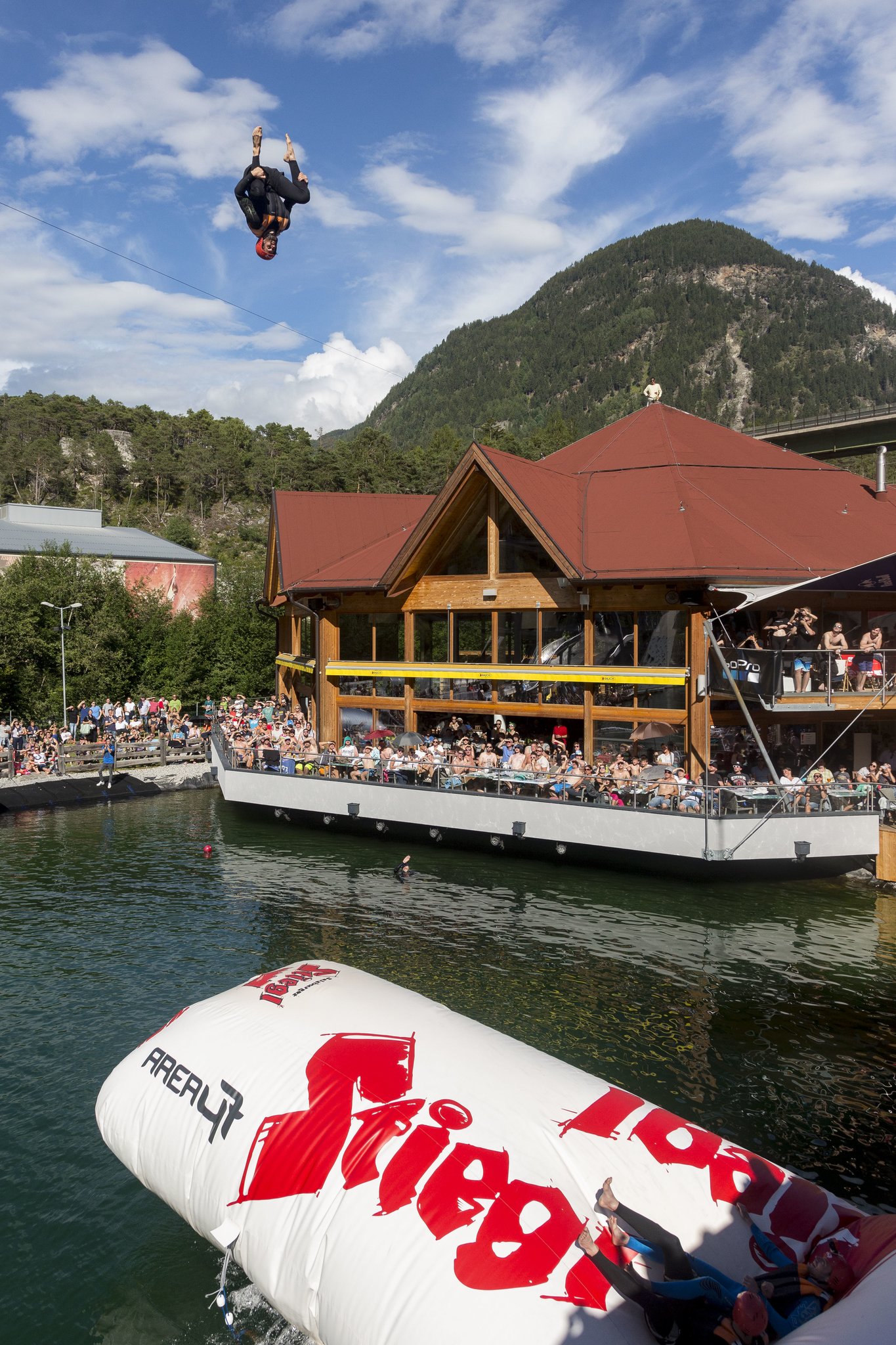 Extreme Blobbing begeisterte rund 1000 Fans in der Area47: Blobbing ...