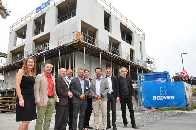 BKH St. Johann: Firstfeier beim "MediCubus" - Kitzbühel