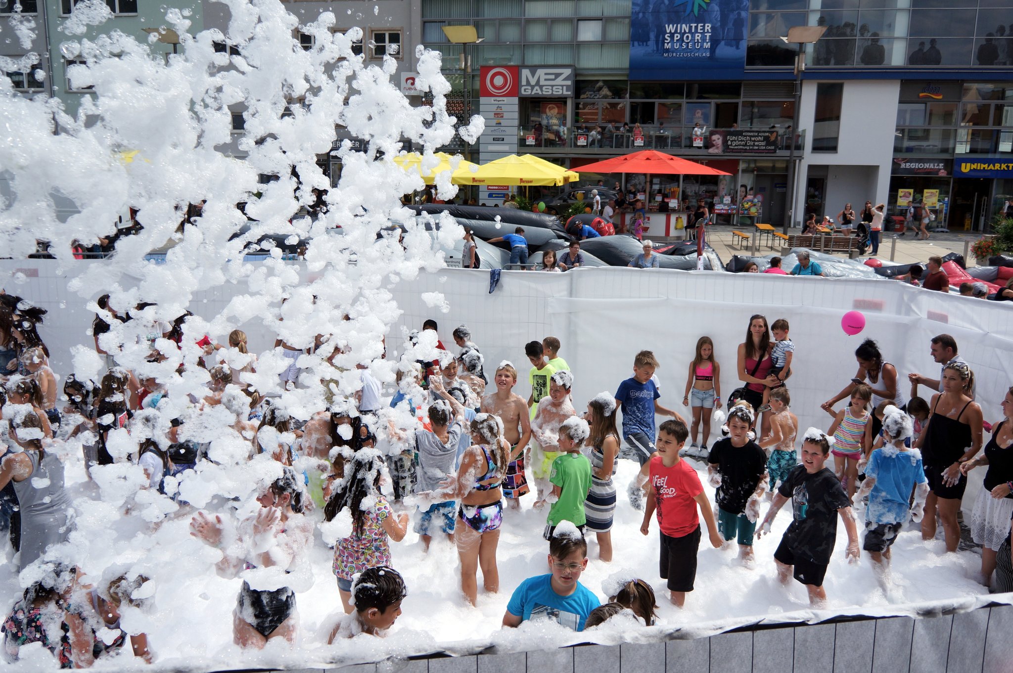 Ferien: Spielefest mit Schaumparty und Riesenhüpfburg - Mürztal