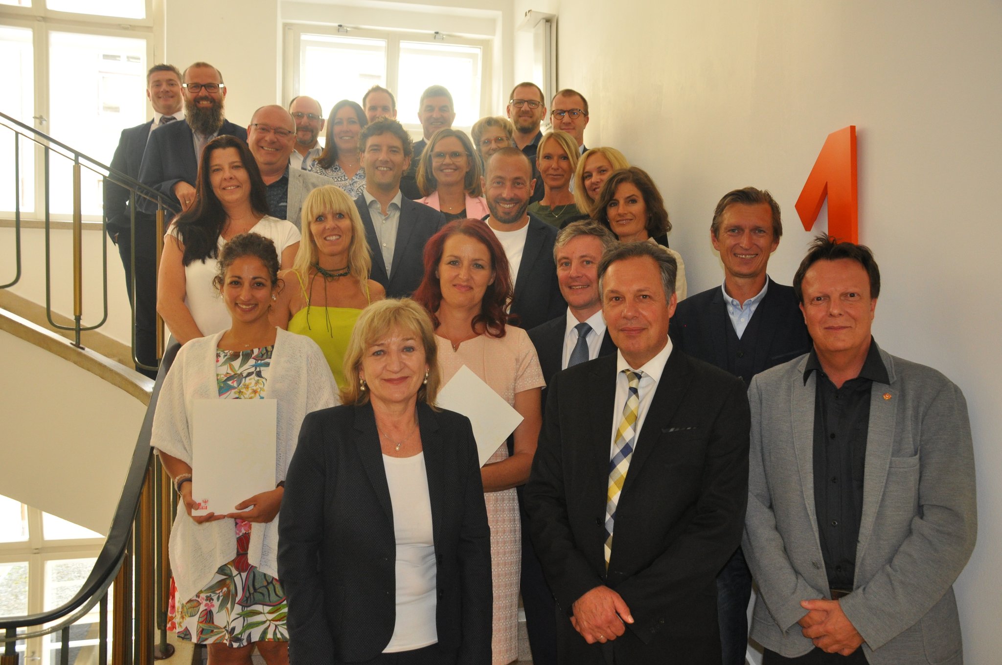 23 neue Schulleiterinnen und Schulleiter an Tiroler APS: Neue ...