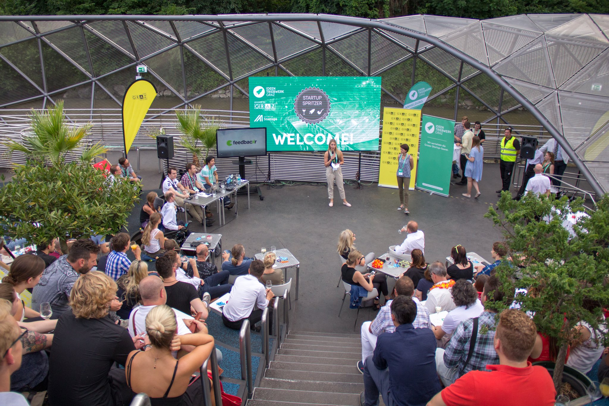 Netzwerken auf der Murinsel: Start-up-Spritzer mit Sommer-Feeling - Graz Netzwerken auf der Murinsel: Start-up-Spritzer mit Sommer-Feeling - Graz