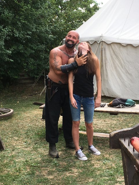 Schnabelschuhe, Lanze, Spieß und Schild: Gott zum Gruße und habet Dank ...