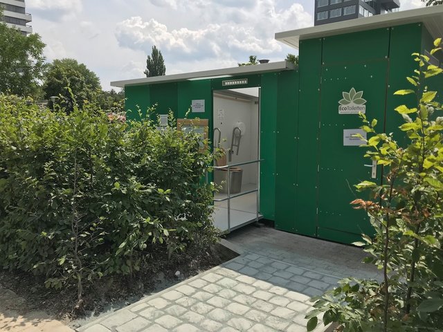 Toiletten welche Strom, Wärme und Dünger produzieren im Vergleich - Baden