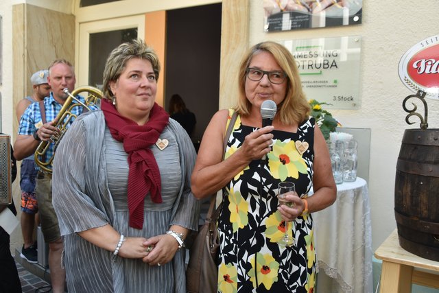 Villach: Das Wohnzimmer eröffnete, und alle feierten mit - Villach