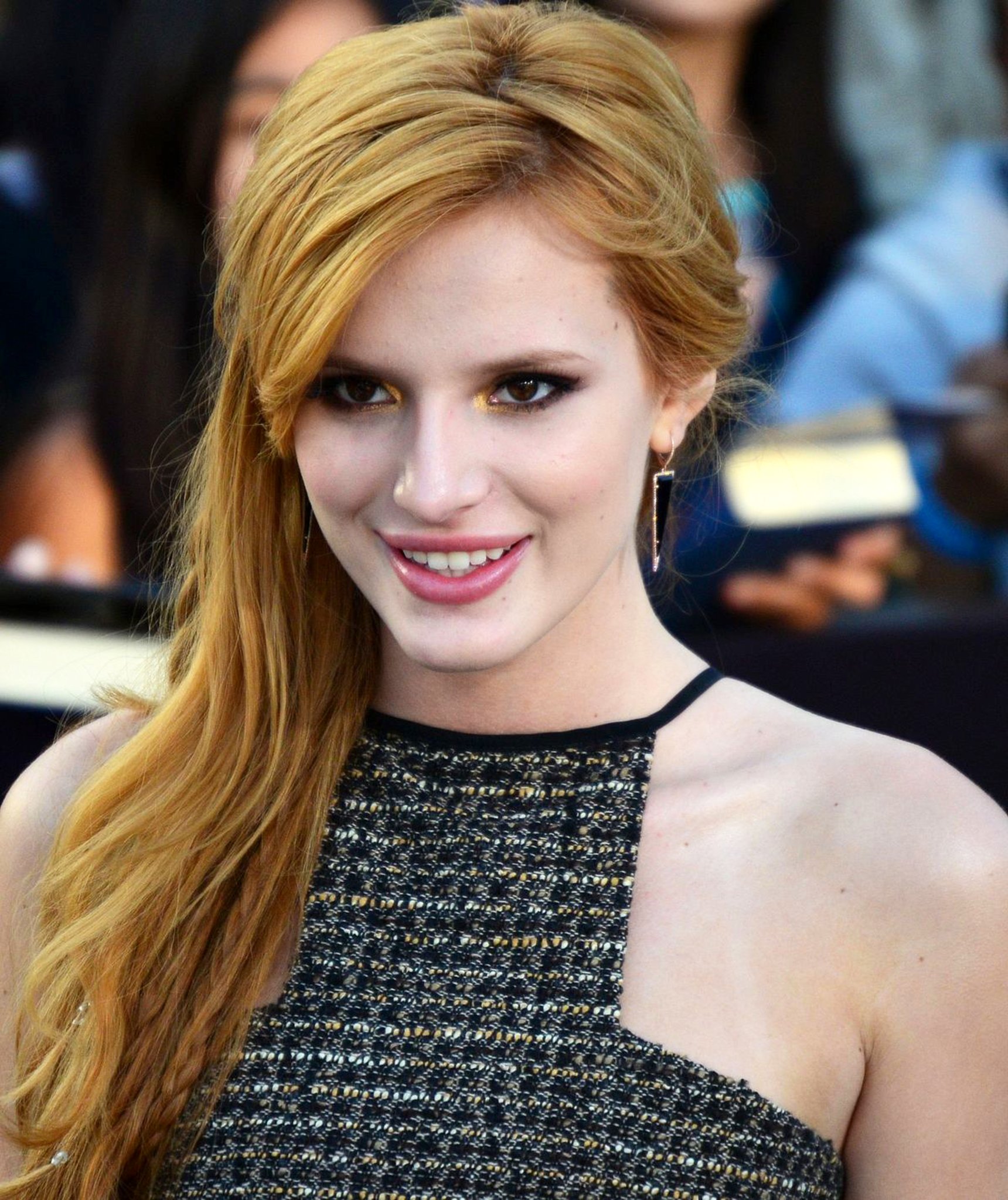 Bella Thorne geht auf Tuchfühlung mit ihrem neuen Freund