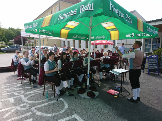 Musikkapelle Langau lädt zum Platzkonzert - Horn