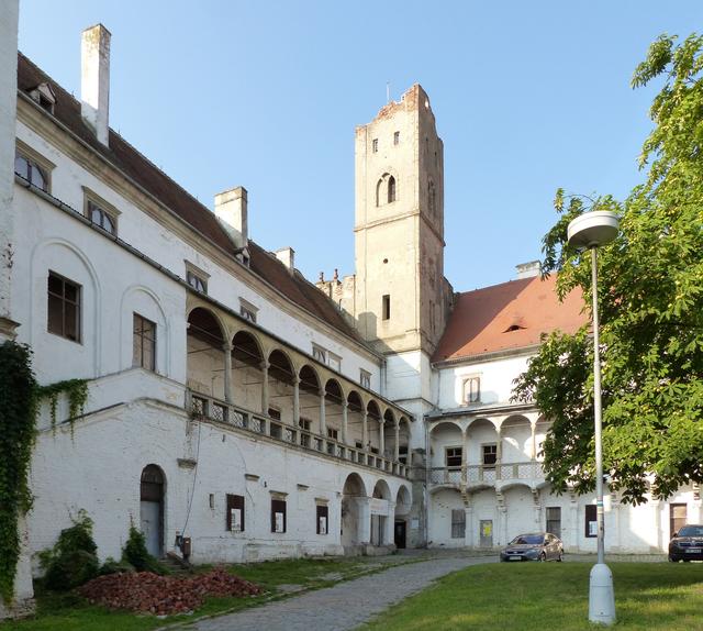 Südmähren, Tschechien: Schloss Lundenburg - Breslav - Ottakring
