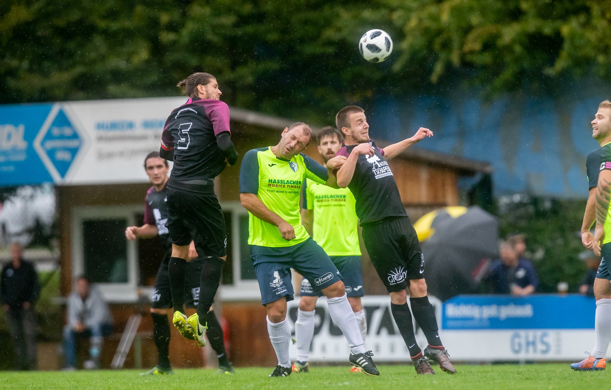 Fußball Unterliga West: FC-WR feiert klaren Heimsieg - Osttirol