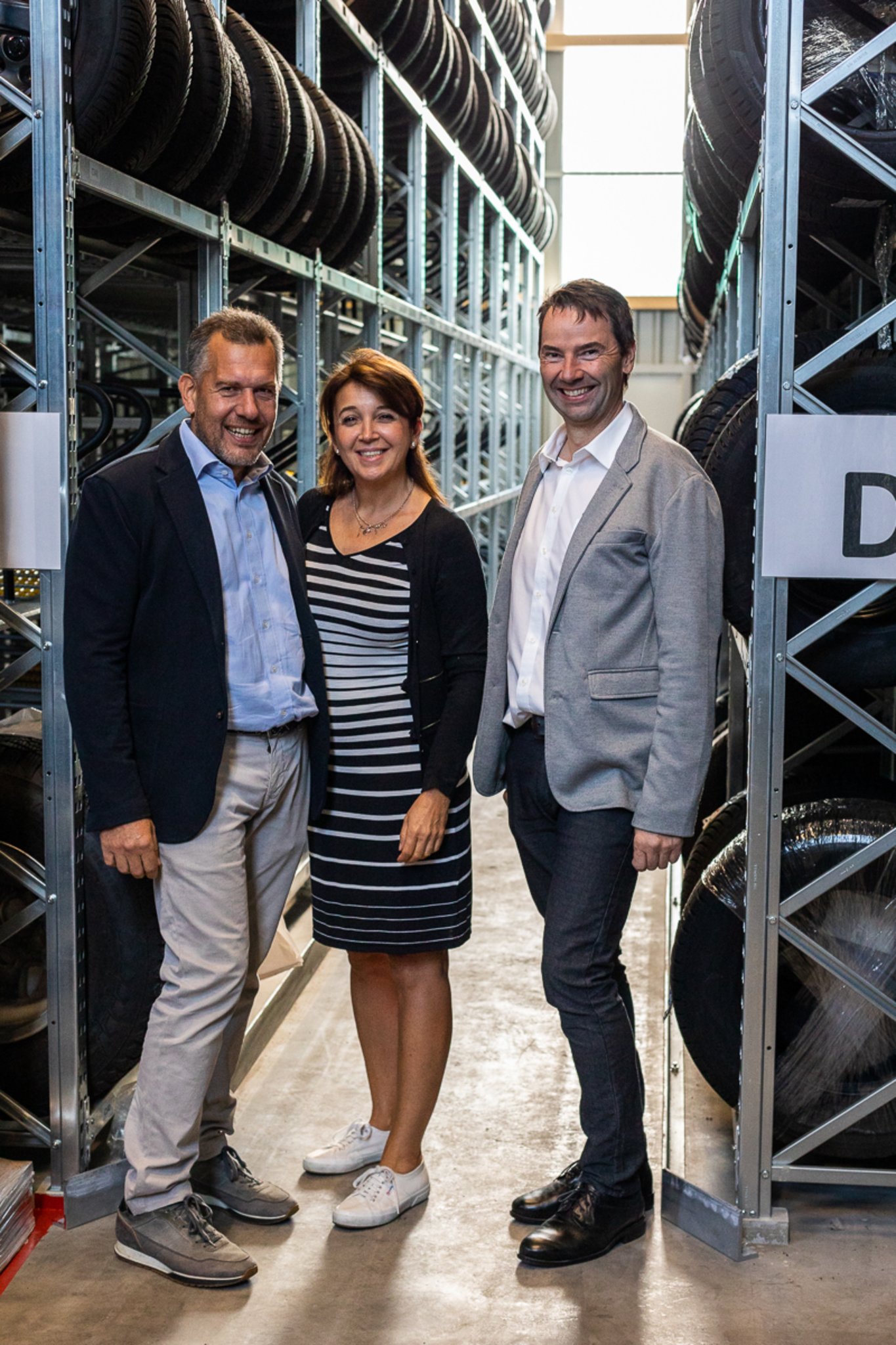 Neue Reifenhalle im Autohaus Lehr - Horn