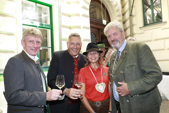 Bildergalerie: Aufsteirern – beim GRAWE-Empfang trafen sich die Promis ...