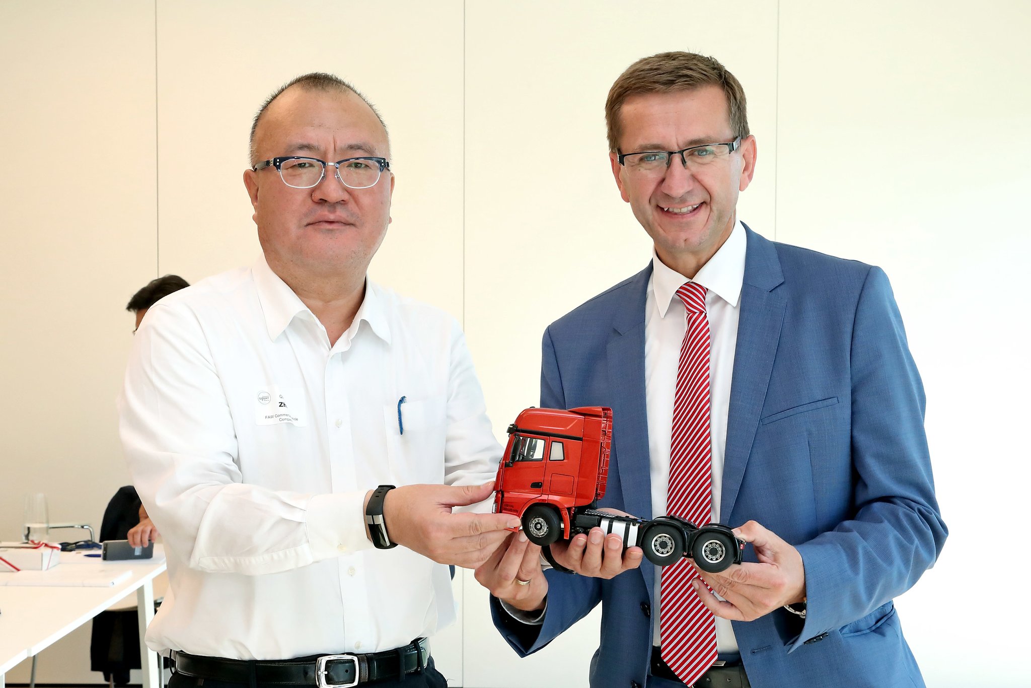 Nutzfahrzeuge: Neues Entwicklungszentrum in Steyr - Steyr & Steyr Land