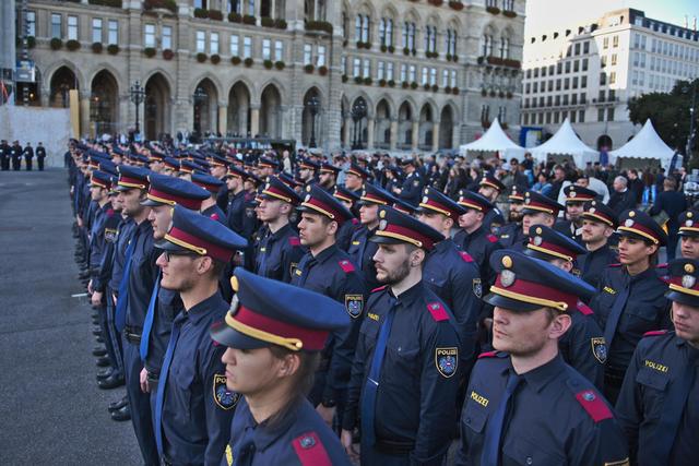 Jubiläum der "Sicherheitswache": Polizei Wien feiert ihr 150jähriges ...