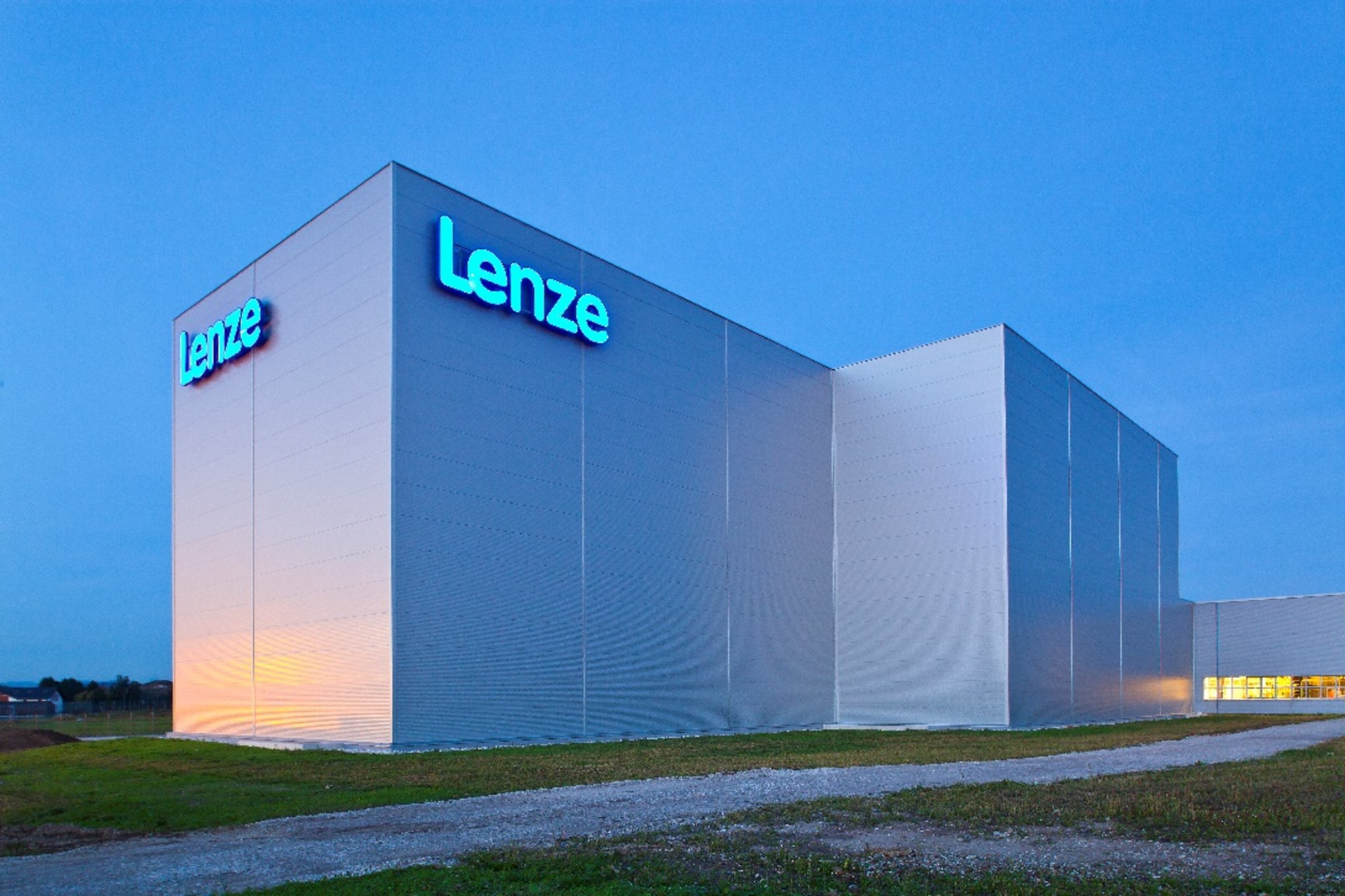 Lenze Asten: Firma Lenze bringt Maschinen in Bewegung - Enns