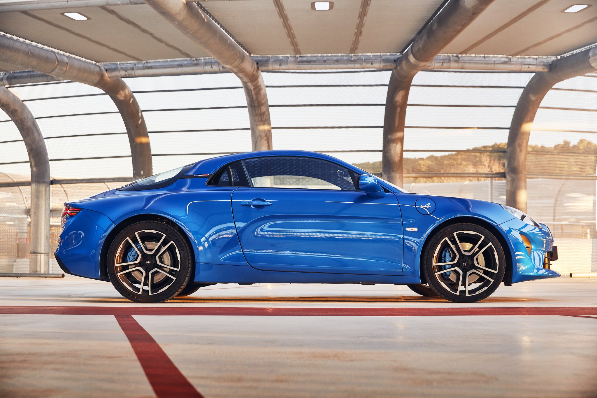 So flach! So schnell! So Alpine!: Alpine A110 Pure G im Test - Innere Stadt