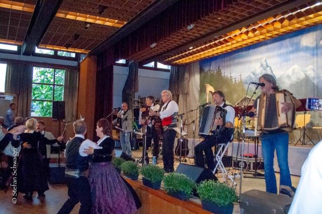 Jubiläum: Ein Geburtstagfrühschoppen für Willi Kröll - Westliches ...