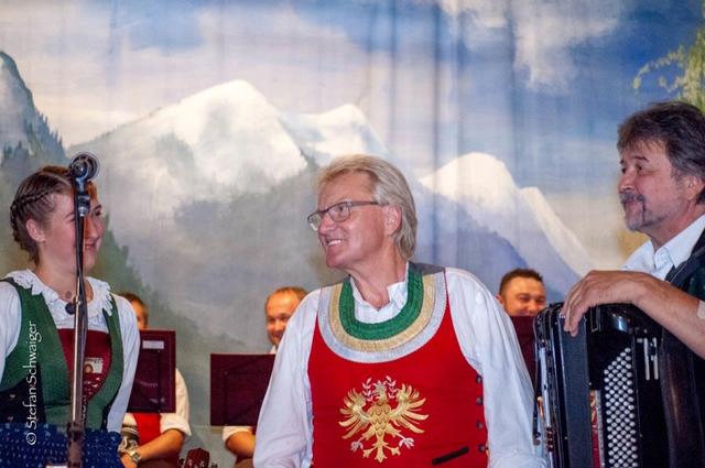 Jubiläum: Ein Geburtstagfrühschoppen für Willi Kröll - Westliches ...