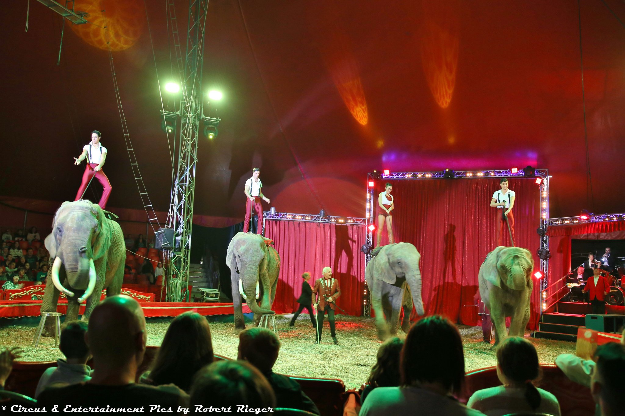 1. TEIL - SHOW - MAGYAR NEMZETI CIRCUSZ RICHTER JOSEPH in SOPRON ...