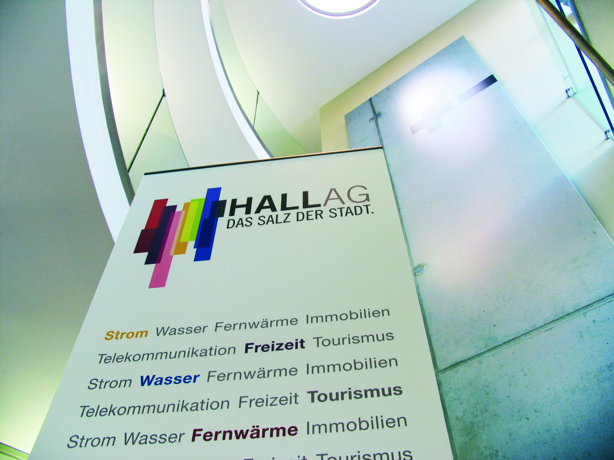 HALL AG: Umstrukturierung der Hall AG erfolgreich abgeschlossen - Hall-Rum