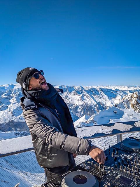 Kitzsteinhorn: Linzer Top-DJ Rene Rodrigezz"am Gipfel" - Linz