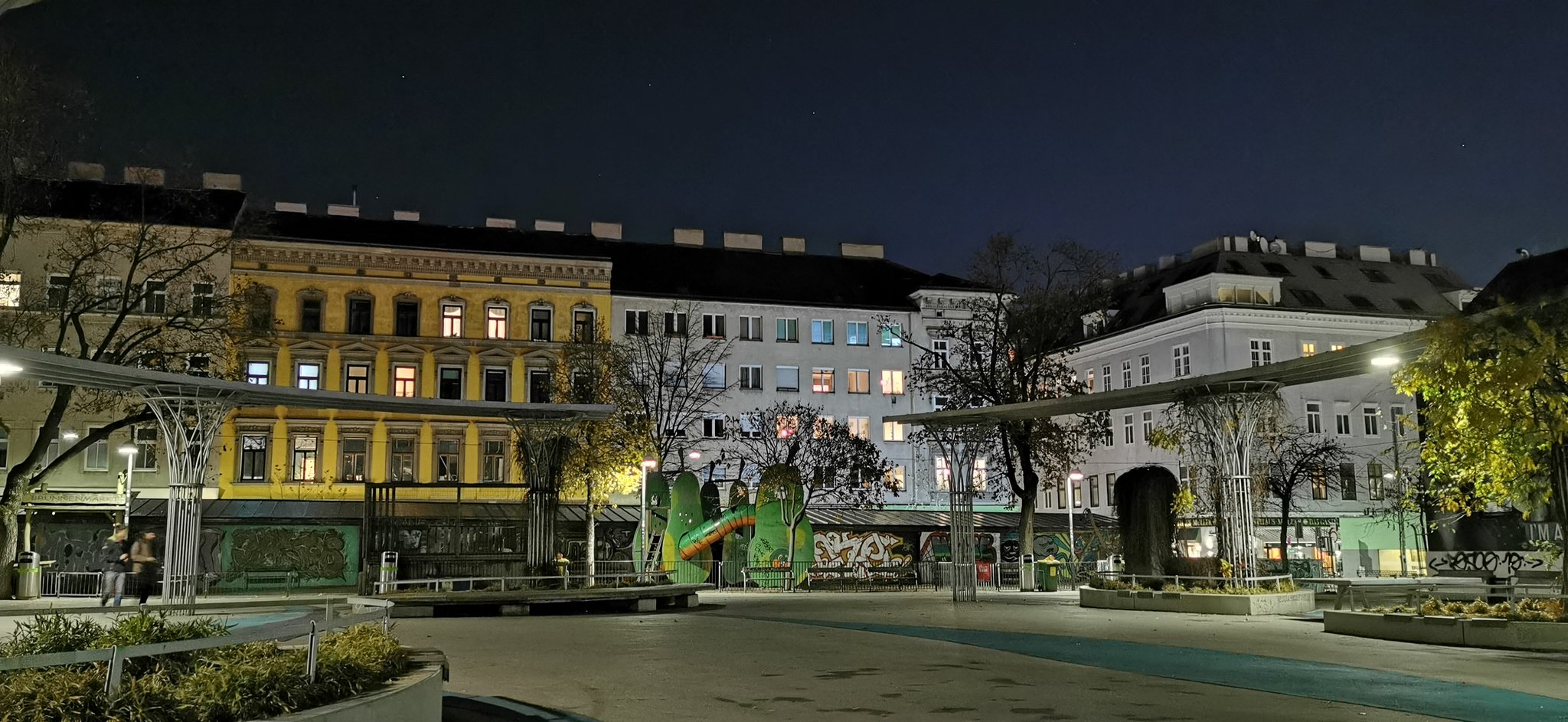 Abends in Wien: Auf dem Yppenplatz - Ottakring