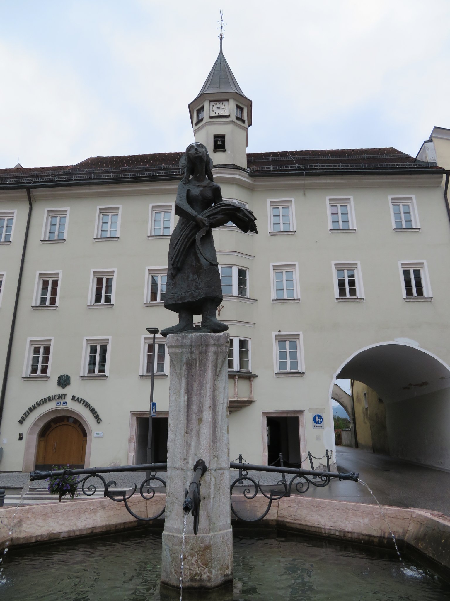 Auch Rattenberg betroffen: Widerstand gegen Schließungspläne bei ...