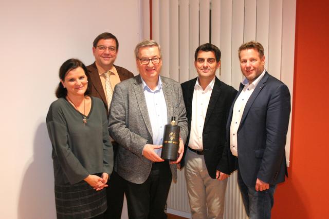 Ehrung: 10vorWien würdigt Einsatz von Helmut Laab - Korneuburg