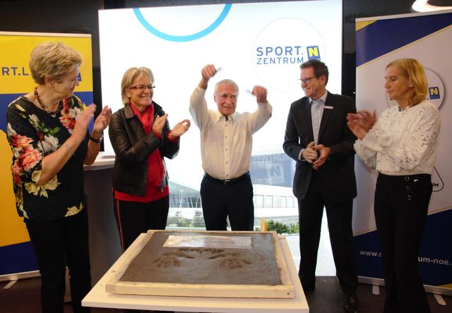 Ehrung: Exponate zweier Sportlegenden im SPORT.ZENTRUM.Niederösterreich ...