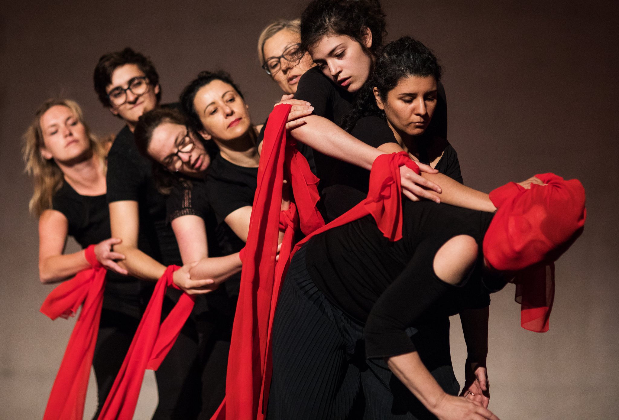 Integration durch Kunst: Tanz- und Theaterprojekt sucht TeilnehmerInnen ...