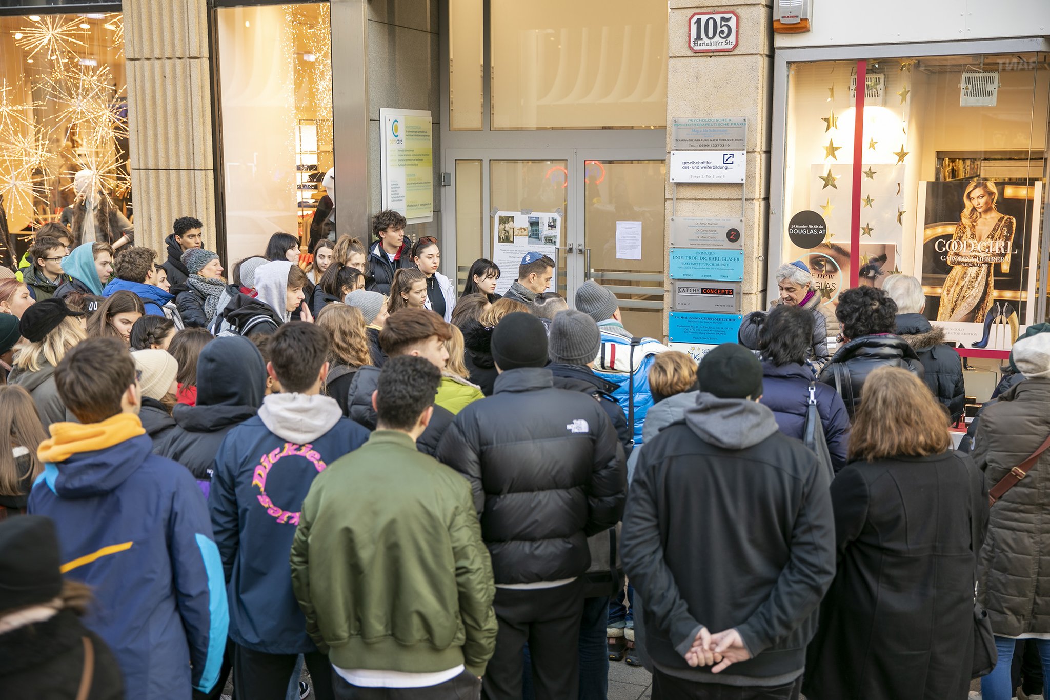 Stein der Erinnerung: Gedenken an die jüdische Familie Bibring - Mariahilf