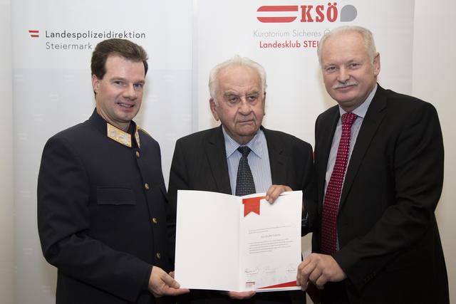 Kuratorium Sicheres Österreich: Ehrung für Thomas Dworschak und ...