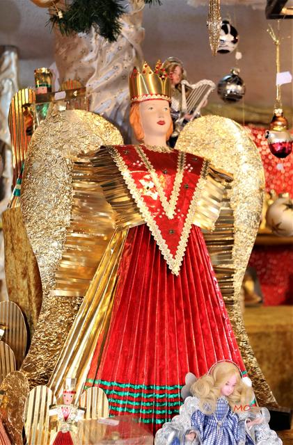 Rauschgoldengel aus Nürnberg: Nürnberger Christkindlesmarkt mit dem ...